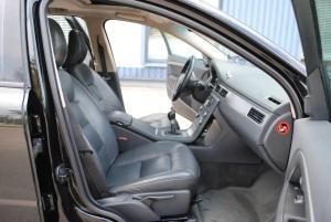 Black Volvo V70 2007 in Riga, with an engine capacity of 2.40 L and mileage of 336 thousand km for 3390 €, photo 14 on AUTOMOTO.COM.LV