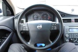 Black Volvo V70 2007 in Riga, with an engine capacity of 2.40 L and mileage of 336 thousand km for 3390 €, photo 20 on AUTOMOTO.COM.LV