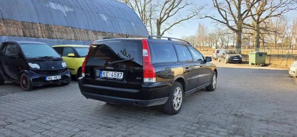 Melns Volvo V70 2007 Valmiera, ar dzinēja tilpumu 2.40 L un nobraukumu 454 tūkst. km par 1700 €, foto 3 vietnē AUTOMOTO.COM.LV