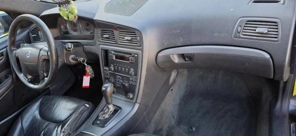 Melns Volvo V70 2007 Valmiera, ar dzinēja tilpumu 2.40 L un nobraukumu 454 tūkst. km par 1700 €, foto 9 vietnē AUTOMOTO.COM.LV
