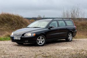 Black Volvo V70 2007 in Riga, with an engine capacity of 2.40 L and mileage of 323 thousand km for 3995 €, photo 4 on AUTOMOTO.COM.LV