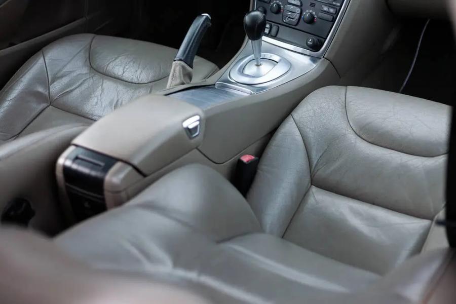 Black Volvo V70 2007 in Riga, with an engine capacity of 2.40 L and mileage of 323 thousand km for 3995 €, photo 19 on AUTOMOTO.COM.LV