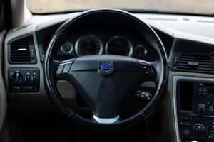 Black Volvo V70 2007 in Riga, with an engine capacity of 2.40 L and mileage of 323 thousand km for 3995 €, photo 20 on AUTOMOTO.COM.LV
