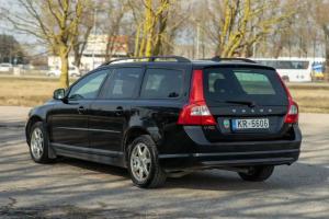 Melns Volvo V70 2007 Liepāja, ar dzinēja tilpumu 2.40 L un nobraukumu 426 tūkst. km par 2000 €, foto 3 vietnē AUTOMOTO.COM.LV