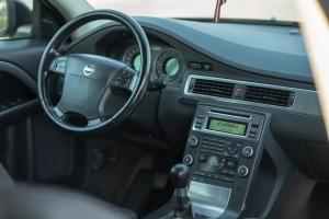 Melns Volvo V70 2007 Liepāja, ar dzinēja tilpumu 2.40 L un nobraukumu 426 tūkst. km par 2000 €, foto 15 vietnē AUTOMOTO.COM.LV