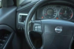 Melns Volvo V70 2007 Liepāja, ar dzinēja tilpumu 2.40 L un nobraukumu 426 tūkst. km par 2000 €, foto 20 vietnē AUTOMOTO.COM.LV