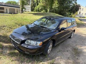 Black Volvo V70 2007 in Prienai, with an engine capacity of 2.44 L and mileage of 350 thousand km for 950 €, photo  on AUTOMOTO.COM.LV