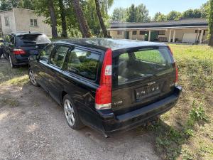 Melns Volvo V70 2007 Prienai, ar dzinēja tilpumu 2.44 L un nobraukumu 350 tūkst. km par 950 €, foto 4 vietnē AUTOMOTO.COM.LV