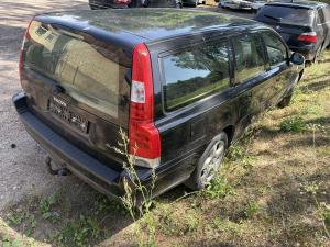 Melns Volvo V70 2007 Prienai, ar dzinēja tilpumu 2.44 L un nobraukumu 350 tūkst. km par 950 €, foto 5 vietnē AUTOMOTO.COM.LV