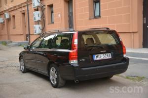 Black Volvo V70 2007 in Riga, with an engine capacity of 2.40 L and mileage of 287 thousand km for 3200 €, photo 3 on AUTOMOTO.COM.LV