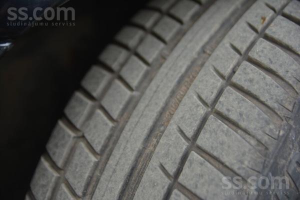 Черный Вольво В70 2007 в Рига, объемом двигателя 2.40 л и пробегом 287 тыс. км за 3200 €, фото 6 на AUTOMOTO.COM.LV