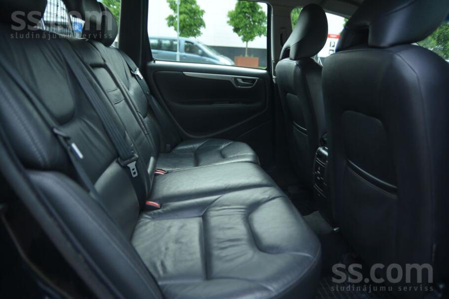 Black Volvo V70 2007 in Riga, with an engine capacity of 2.40 L and mileage of 287 thousand km for 3200 €, photo 11 on AUTOMOTO.COM.LV