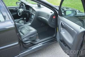 Black Volvo V70 2007 in Riga, with an engine capacity of 2.40 L and mileage of 287 thousand km for 3200 €, photo 14 on AUTOMOTO.COM.LV