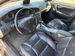 Melns Volvo V70 2007 Alīta, ar dzinēja tilpumu 2.40 L un nobraukumu 310 tūkst. km par 2450 €, foto 8 vietnē AUTOMOTO.COM.LV