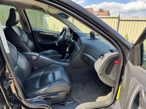 Melns Volvo V70 2007 Alīta, ar dzinēja tilpumu 2.40 L un nobraukumu 310 tūkst. km par 2450 €, foto 10 vietnē AUTOMOTO.COM.LV