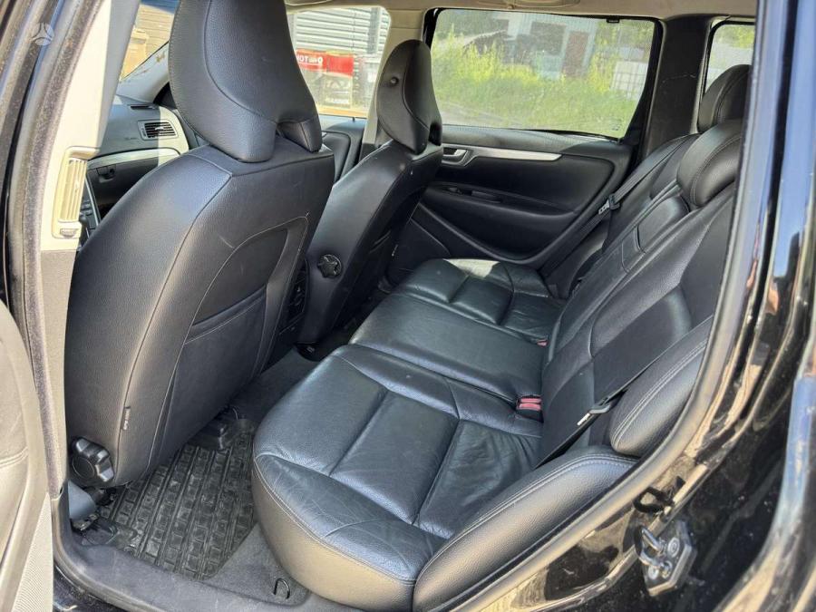 Melns Volvo V70 2007 Alīta, ar dzinēja tilpumu 2.40 L un nobraukumu 310 tūkst. km par 2450 €, foto 11 vietnē AUTOMOTO.COM.LV