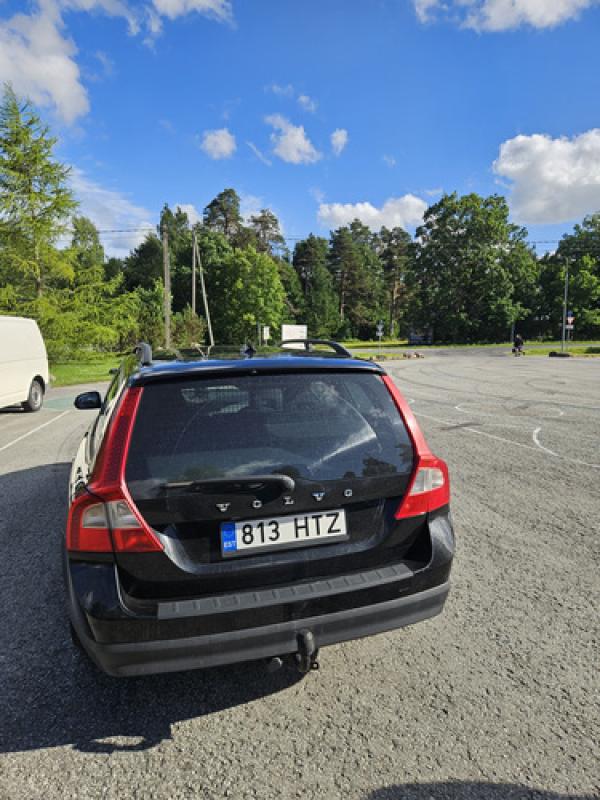 Black Volvo V70 2007 in Rakvere, with an engine capacity of 2.40 L and mileage of 417 thousand km for 4200 €, photo 5 on AUTOMOTO.COM.LV