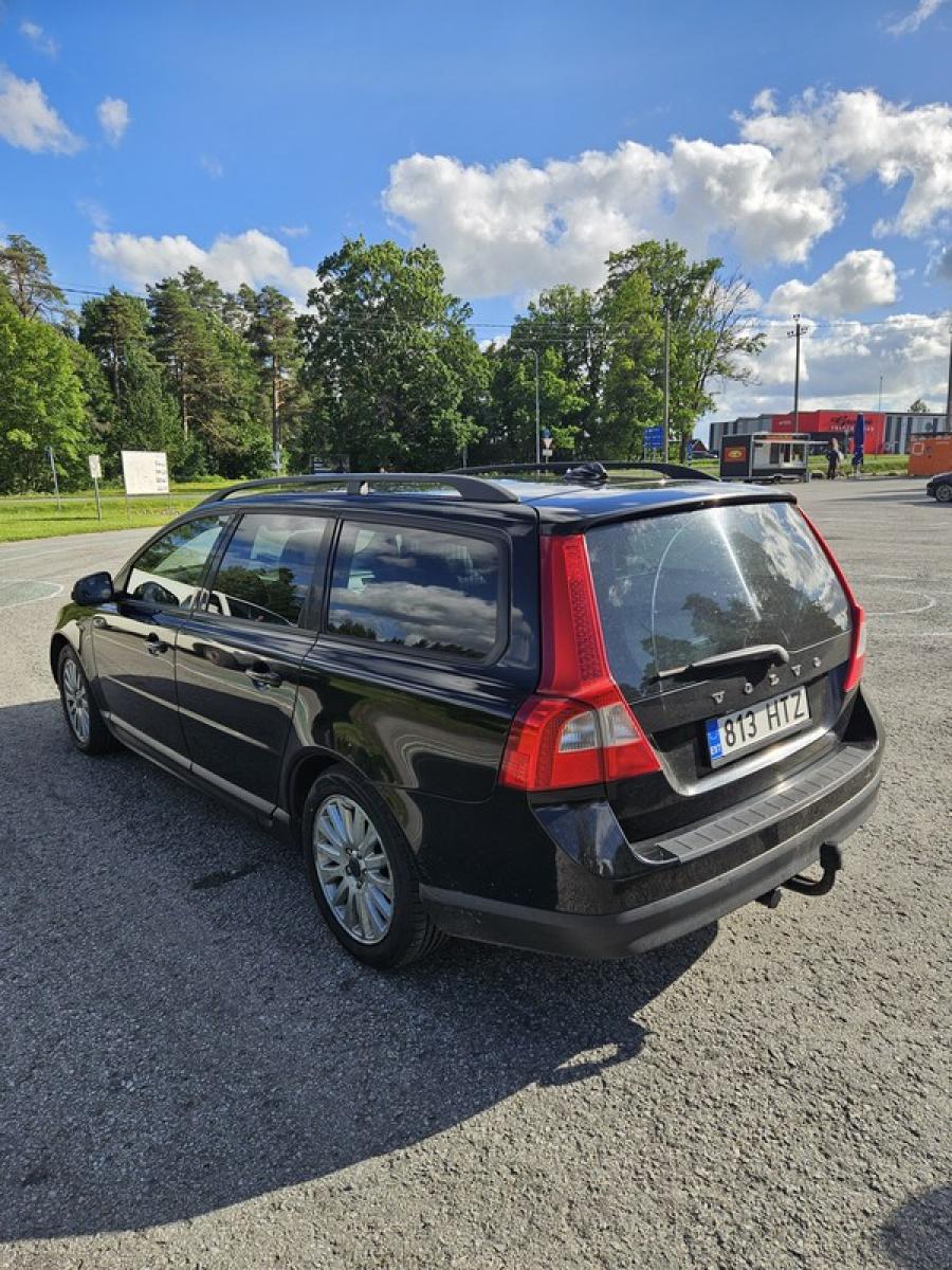Melns Volvo V70 2007 Rakvere, ar dzinēja tilpumu 2.40 L un nobraukumu 417 tūkst. km par 4200 €, foto 19 vietnē AUTOMOTO.COM.LV