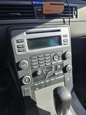 Melns Volvo V70 2007 Rakvere, ar dzinēja tilpumu 2.40 L un nobraukumu 417 tūkst. km par 4200 €, foto 24 vietnē AUTOMOTO.COM.LV