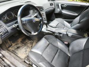Black Volvo V70 2007 in Kaunas, with an engine capacity of 2.40 L and mileage of 245 thousand km for 900 €, photo 8 on AUTOMOTO.COM.LV