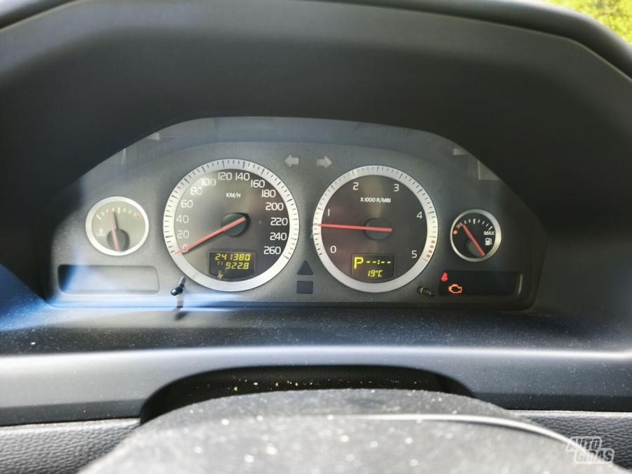 Black Volvo V70 2007 in Kaunas, with an engine capacity of 2.40 L and mileage of 245 thousand km for 900 €, photo 11 on AUTOMOTO.COM.LV