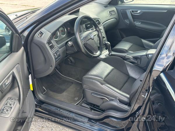 Melns Volvo V70 2007 Tartu, ar dzinēja tilpumu 2.40 L un nobraukumu 389 tūkst. km par 3950 €, foto 4 vietnē AUTOMOTO.COM.LV