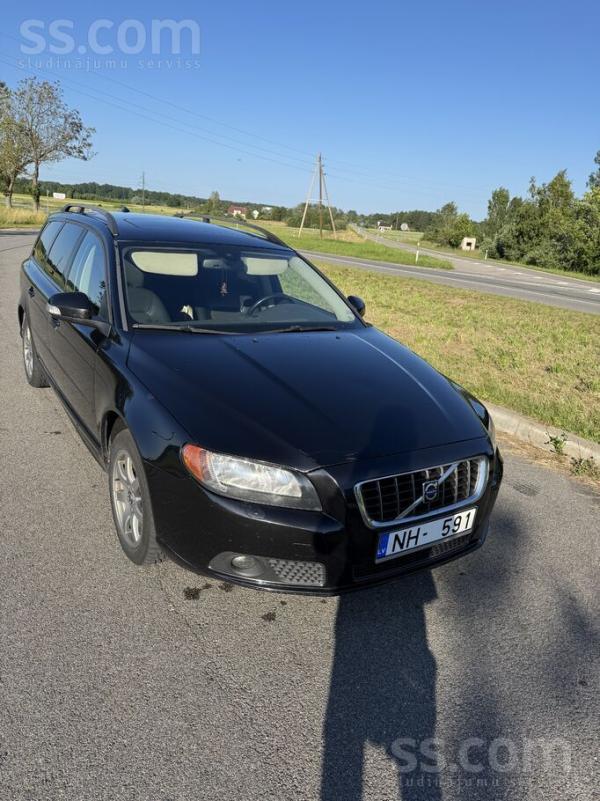 Melns Volvo V70 2007 Kuldīga, ar dzinēja tilpumu 2.40 L un nobraukumu 402 tūkst. km par 2300 €, foto 2 vietnē AUTOMOTO.COM.LV