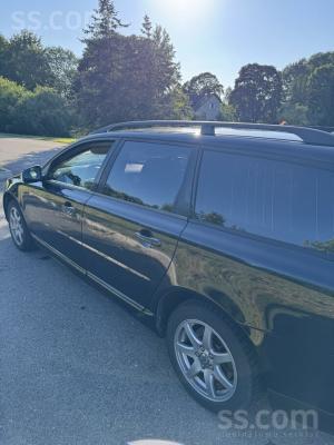 Black Volvo V70 2007 in Kuldiga, with an engine capacity of 2.40 L and mileage of 402 thousand km for 2300 €, photo 7 on AUTOMOTO.COM.LV