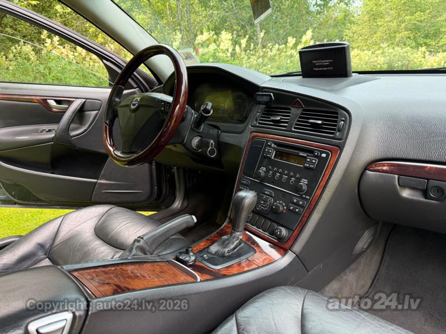 Черный Вольво В70 2007 в Таллин, объемом двигателя 2.40 л и пробегом 300 тыс. км за 2950 €, фото 17 на AUTOMOTO.COM.LV