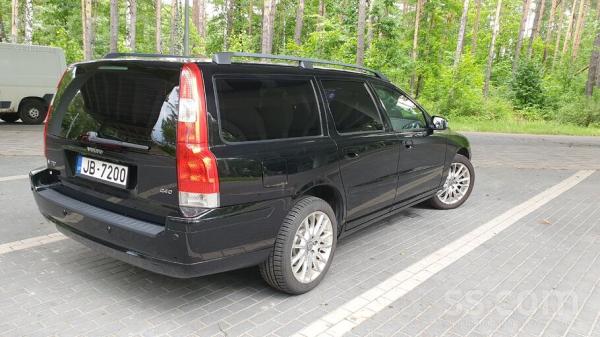 Black Volvo V70 2007 in Riga, with an engine capacity of 2.40 L and mileage of 304 thousand km for 3200 €, photo 5 on AUTOMOTO.COM.LV