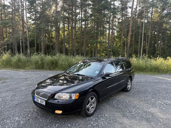 Black Volvo V70 2007 in Tallinn, with an engine capacity of 2.00 L and mileage of 300 thousand km for 2590 €, photo 1 on AUTOMOTO.COM.LV