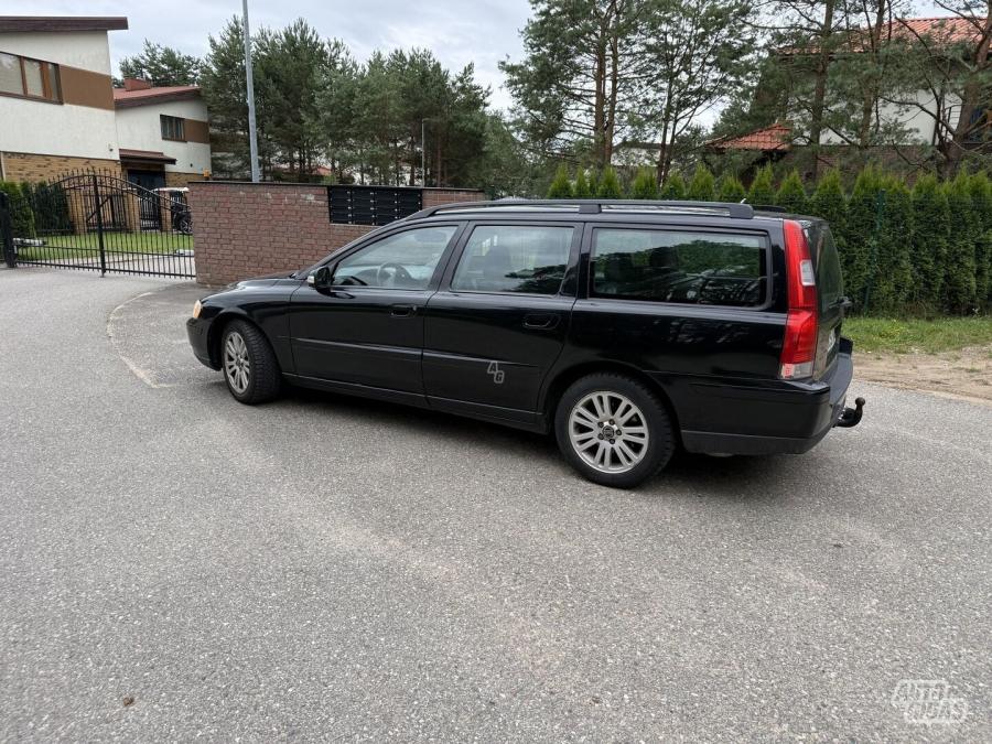 Melns Volvo V70 2007 Viļņa, ar dzinēja tilpumu 2.40 L un nobraukumu 335 tūkst. km par 1600 €, foto 1 vietnē AUTOMOTO.COM.LV