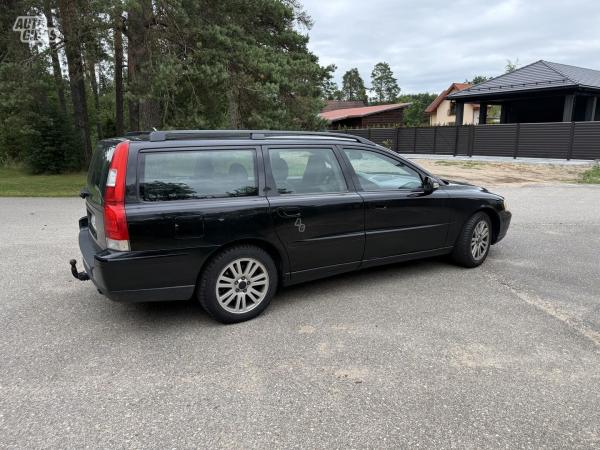 Melns Volvo V70 2007 Viļņa, ar dzinēja tilpumu 2.40 L un nobraukumu 335 tūkst. km par 1600 €, foto 2 vietnē AUTOMOTO.COM.LV