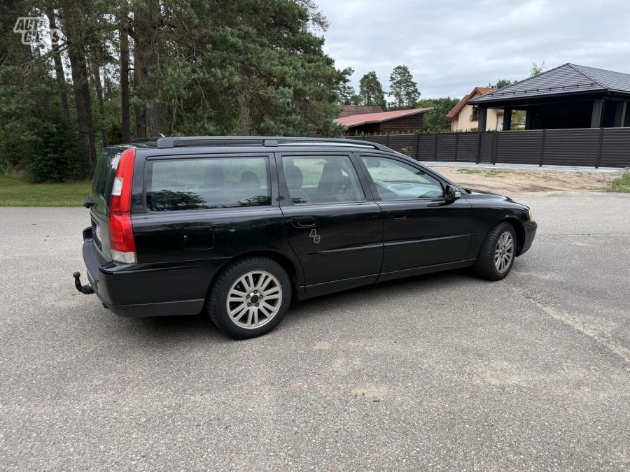 Melns Volvo V70 2007 Viļņa, ar dzinēja tilpumu 2.40 L un nobraukumu 335 tūkst. km par 1600 €, foto 3 vietnē AUTOMOTO.COM.LV