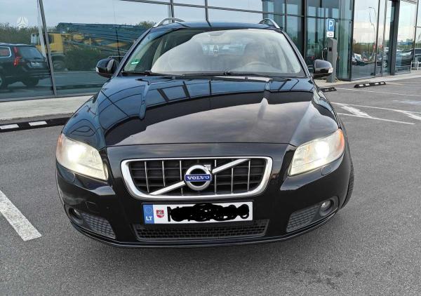 Melns Volvo V70 2007 Kauņa, ar dzinēja tilpumu 2.40 L un nobraukumu 278 tūkst. km par 4600 €, foto 1 vietnē AUTOMOTO.COM.LV