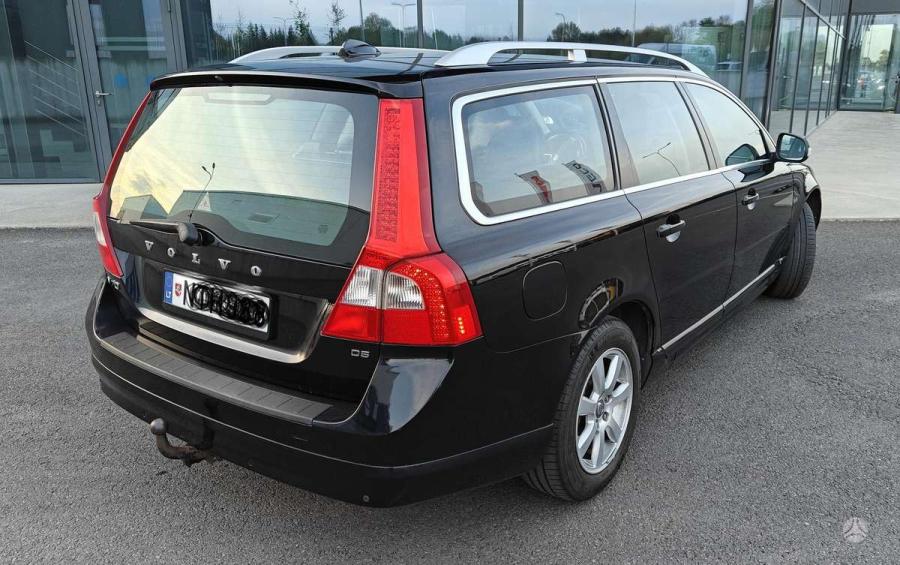 Melns Volvo V70 2007 Kauņa, ar dzinēja tilpumu 2.40 L un nobraukumu 278 tūkst. km par 4600 €, foto 4 vietnē AUTOMOTO.COM.LV