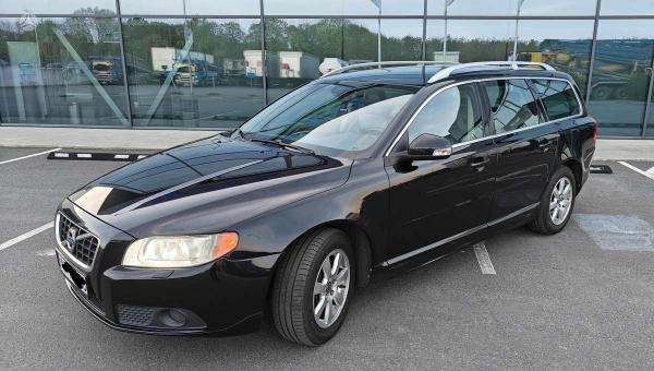 Melns Volvo V70 2007 Kauņa, ar dzinēja tilpumu 2.40 L un nobraukumu 278 tūkst. km par 4600 €, foto 4 vietnē AUTOMOTO.COM.LV