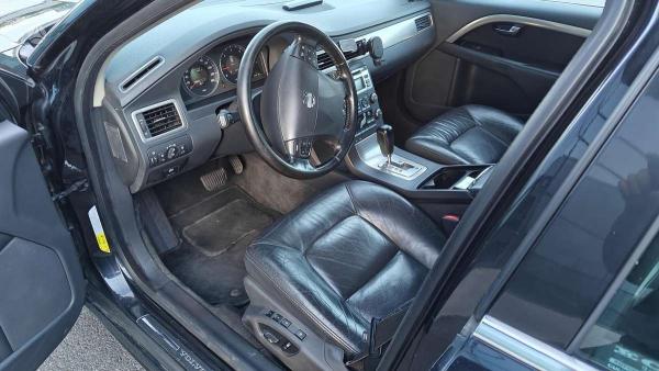 Melns Volvo V70 2007 Kauņa, ar dzinēja tilpumu 2.40 L un nobraukumu 278 tūkst. km par 4600 €, foto 6 vietnē AUTOMOTO.COM.LV