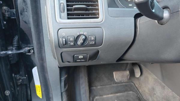 Melns Volvo V70 2007 Kauņa, ar dzinēja tilpumu 2.40 L un nobraukumu 278 tūkst. km par 4600 €, foto 10 vietnē AUTOMOTO.COM.LV