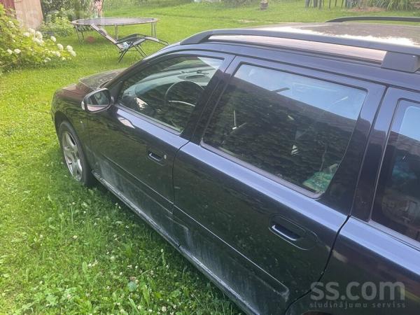 Melns Volvo V70 2007 Rēzekne, ar dzinēja tilpumu 2.40 L un nobraukumu 314 tūkst. km par 2300 €, foto 3 vietnē AUTOMOTO.COM.LV