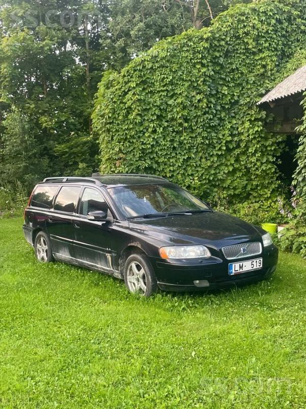 Melns Volvo V70 2007 Rēzekne, ar dzinēja tilpumu 2.40 L un nobraukumu 314 tūkst. km par 2300 €, foto 4 vietnē AUTOMOTO.COM.LV