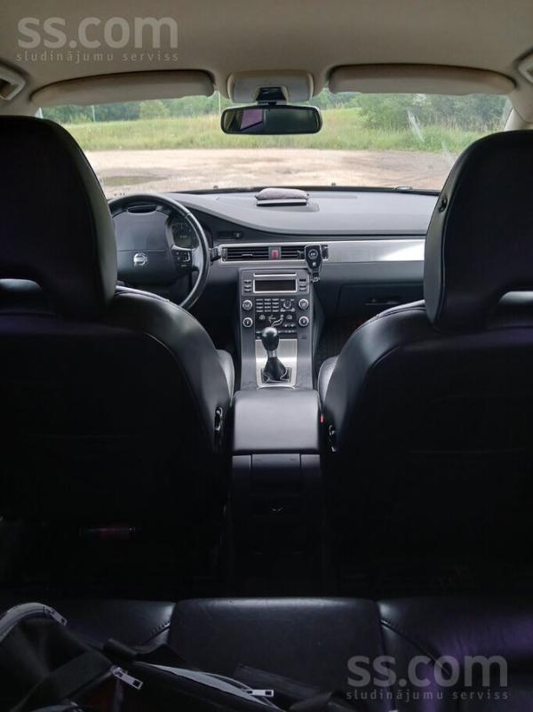 Black Volvo V70 2007 in Kuldiga, with an engine capacity of 2.40 L and mileage of 333 thousand km for 3000 €, photo 5 on AUTOMOTO.COM.LV
