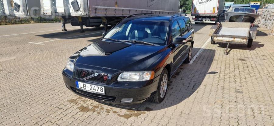 Black Volvo V70 2007 in Riga, with an engine capacity of 2.40 L and mileage of 376 thousand km for 3000 €, photo 1 on AUTOMOTO.COM.LV