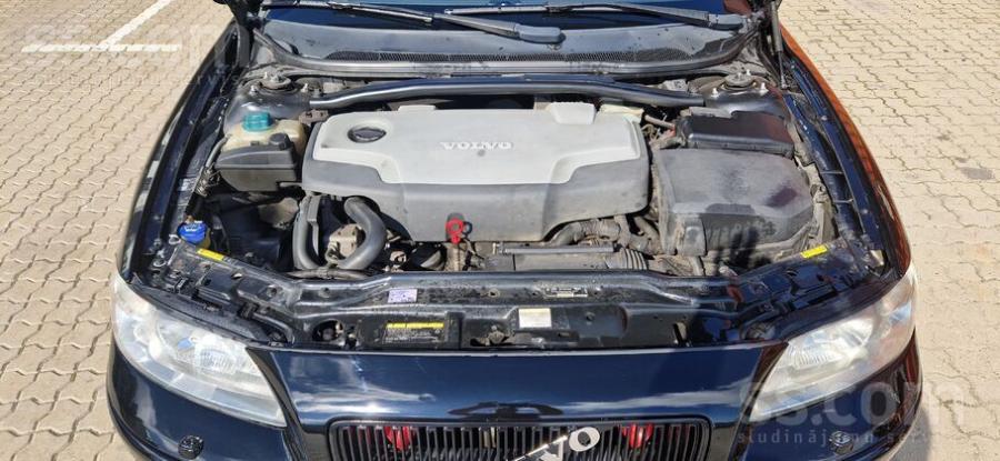 Black Volvo V70 2007 in Riga, with an engine capacity of 2.40 L and mileage of 376 thousand km for 3000 €, photo 4 on AUTOMOTO.COM.LV