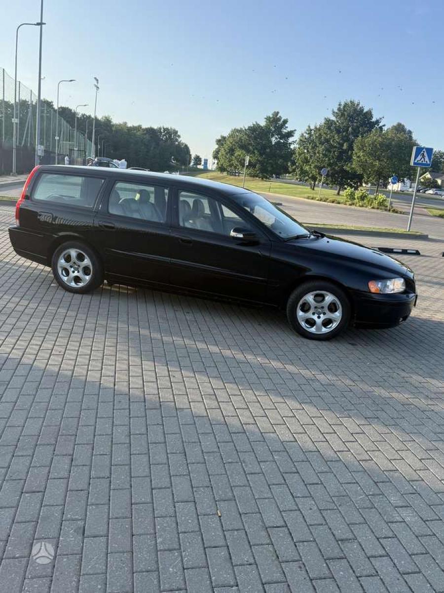 Melns Volvo V70 2007 Jonava, ar dzinēja tilpumu 2.40 L un nobraukumu 325 tūkst. km par 2300 €, foto 3 vietnē AUTOMOTO.COM.LV