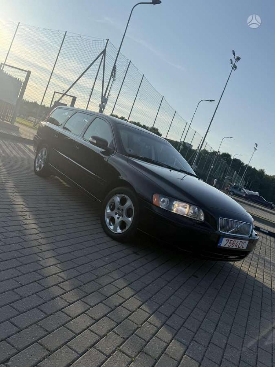 Melns Volvo V70 2007 Jonava, ar dzinēja tilpumu 2.40 L un nobraukumu 325 tūkst. km par 2300 €, foto 4 vietnē AUTOMOTO.COM.LV