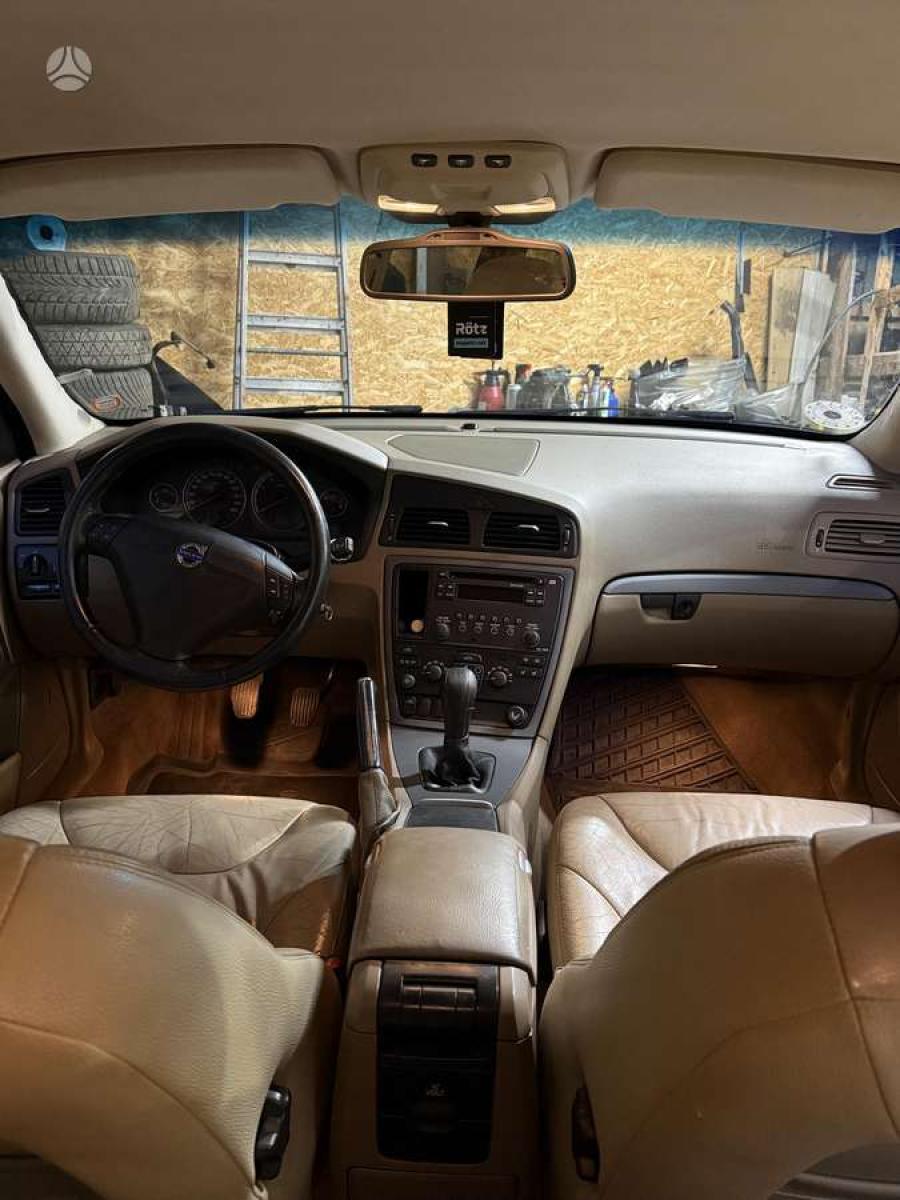 Melns Volvo V70 2007 Jonava, ar dzinēja tilpumu 2.40 L un nobraukumu 325 tūkst. km par 2300 €, foto 9 vietnē AUTOMOTO.COM.LV