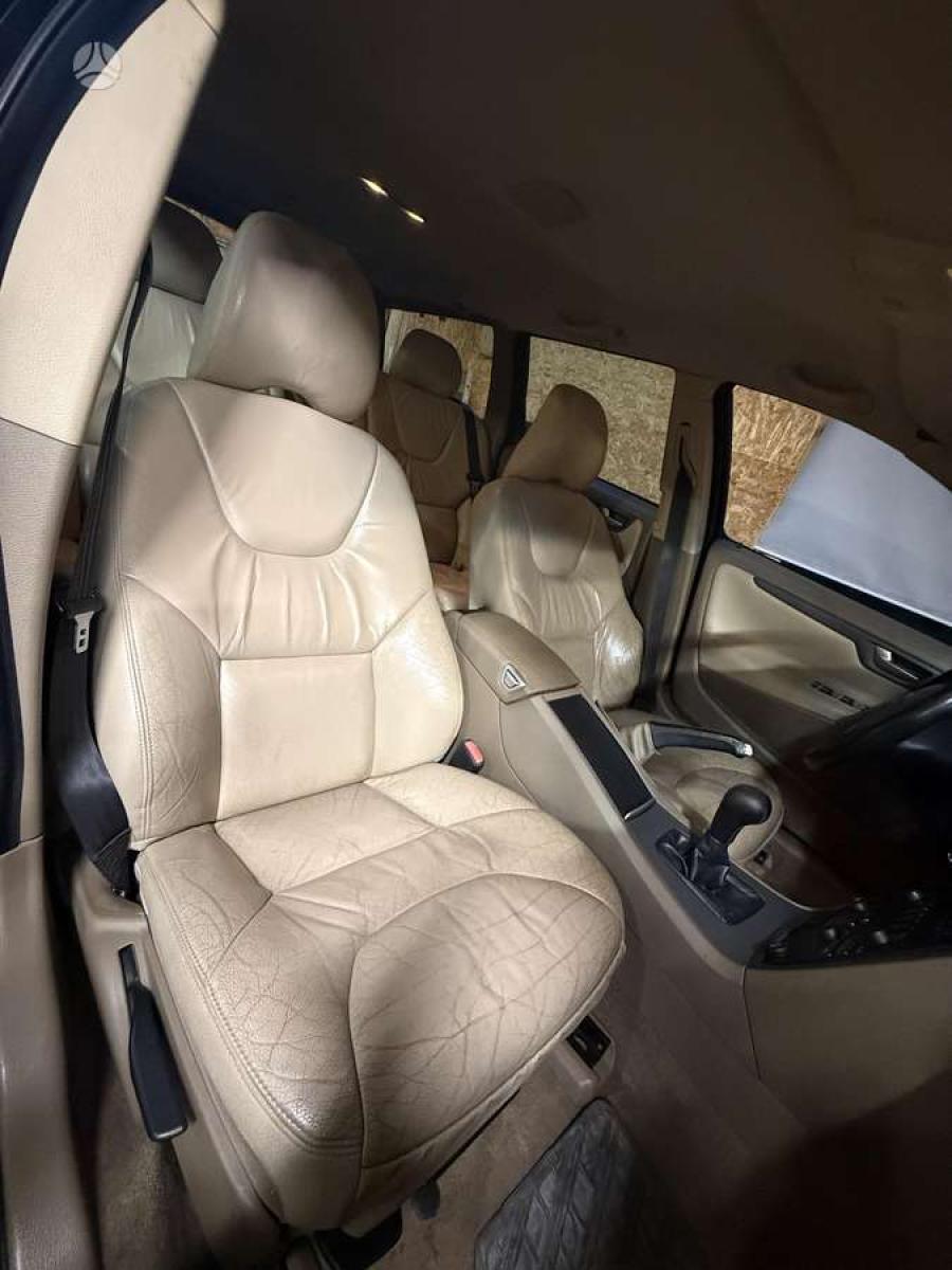 Melns Volvo V70 2007 Jonava, ar dzinēja tilpumu 2.40 L un nobraukumu 325 tūkst. km par 2300 €, foto 11 vietnē AUTOMOTO.COM.LV