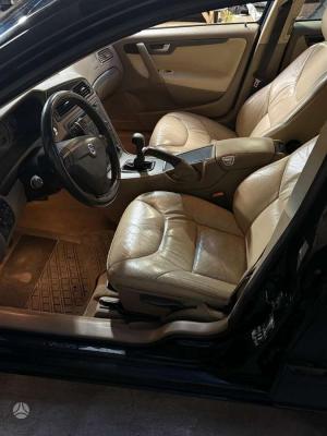 Melns Volvo V70 2007 Jonava, ar dzinēja tilpumu 2.40 L un nobraukumu 325 tūkst. km par 2300 €, foto 13 vietnē AUTOMOTO.COM.LV