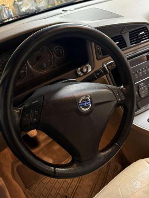 Melns Volvo V70 2007 Jonava, ar dzinēja tilpumu 2.40 L un nobraukumu 325 tūkst. km par 2300 €, foto 15 vietnē AUTOMOTO.COM.LV